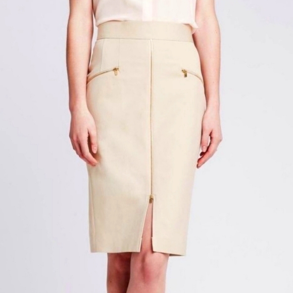 Banana Republic | Skirts | Neutral Pencil Skirt | Poshmark